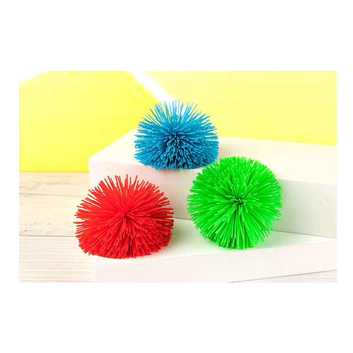 Twippy Fuzzy String Ball | BCF