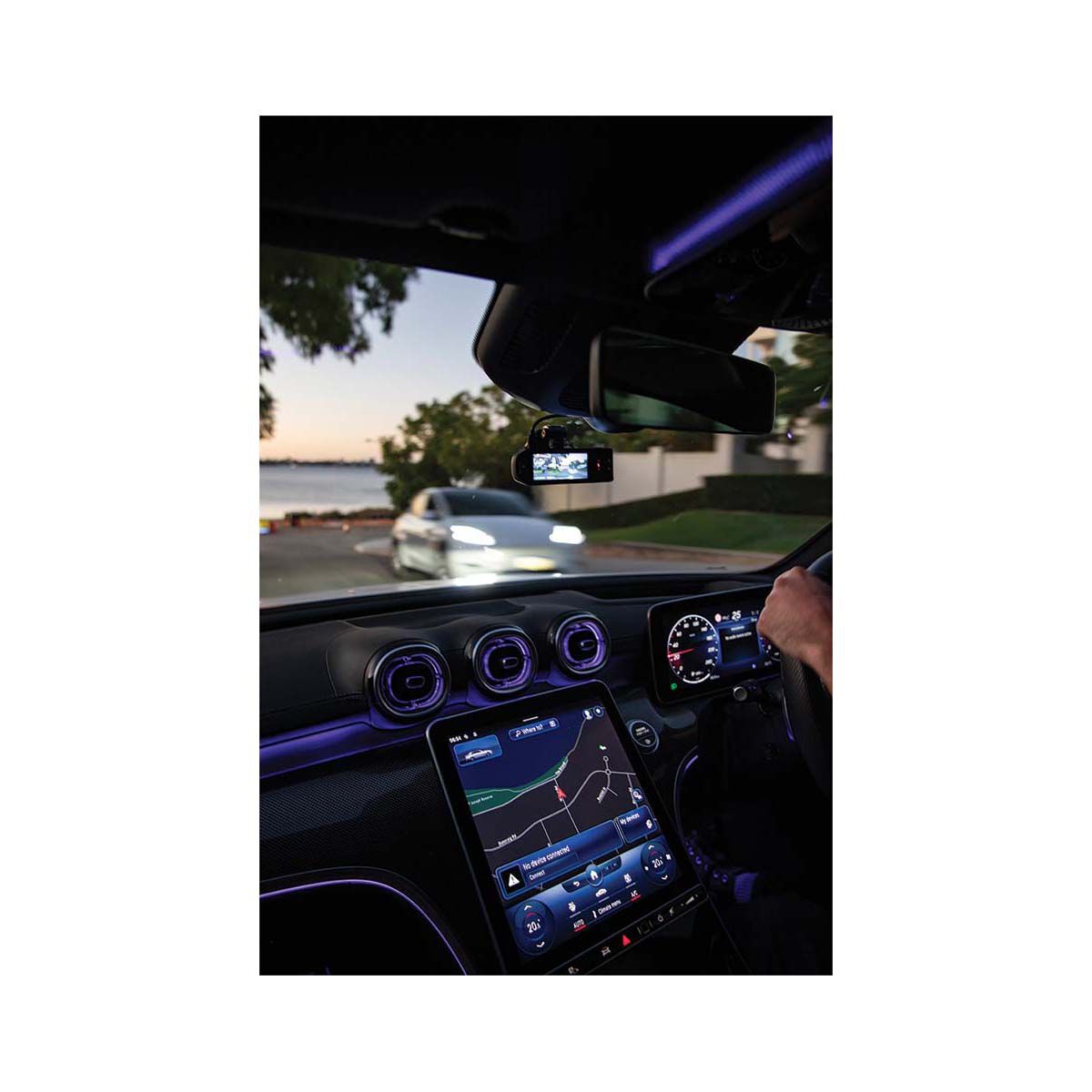 Uniden Dash View 40R Smart Dash Cam With Rear View Camera | BCF